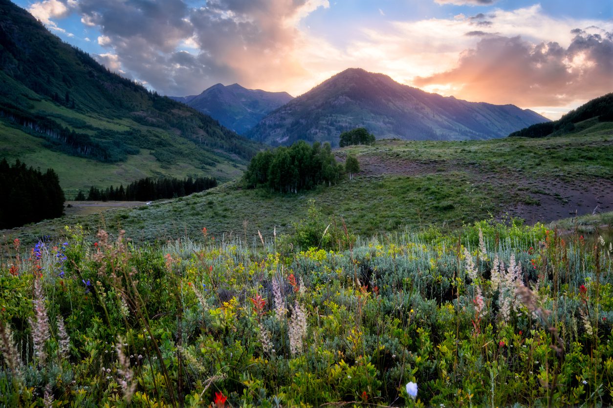 16 Colorado Summer Vacation Spots You & Your Family Will Love